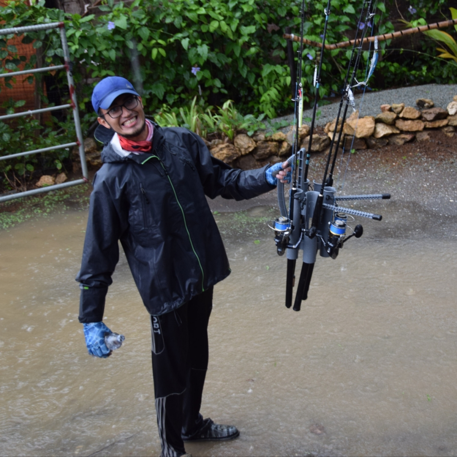 PRO 5: GRAY portable fishing rod rack and rod holders