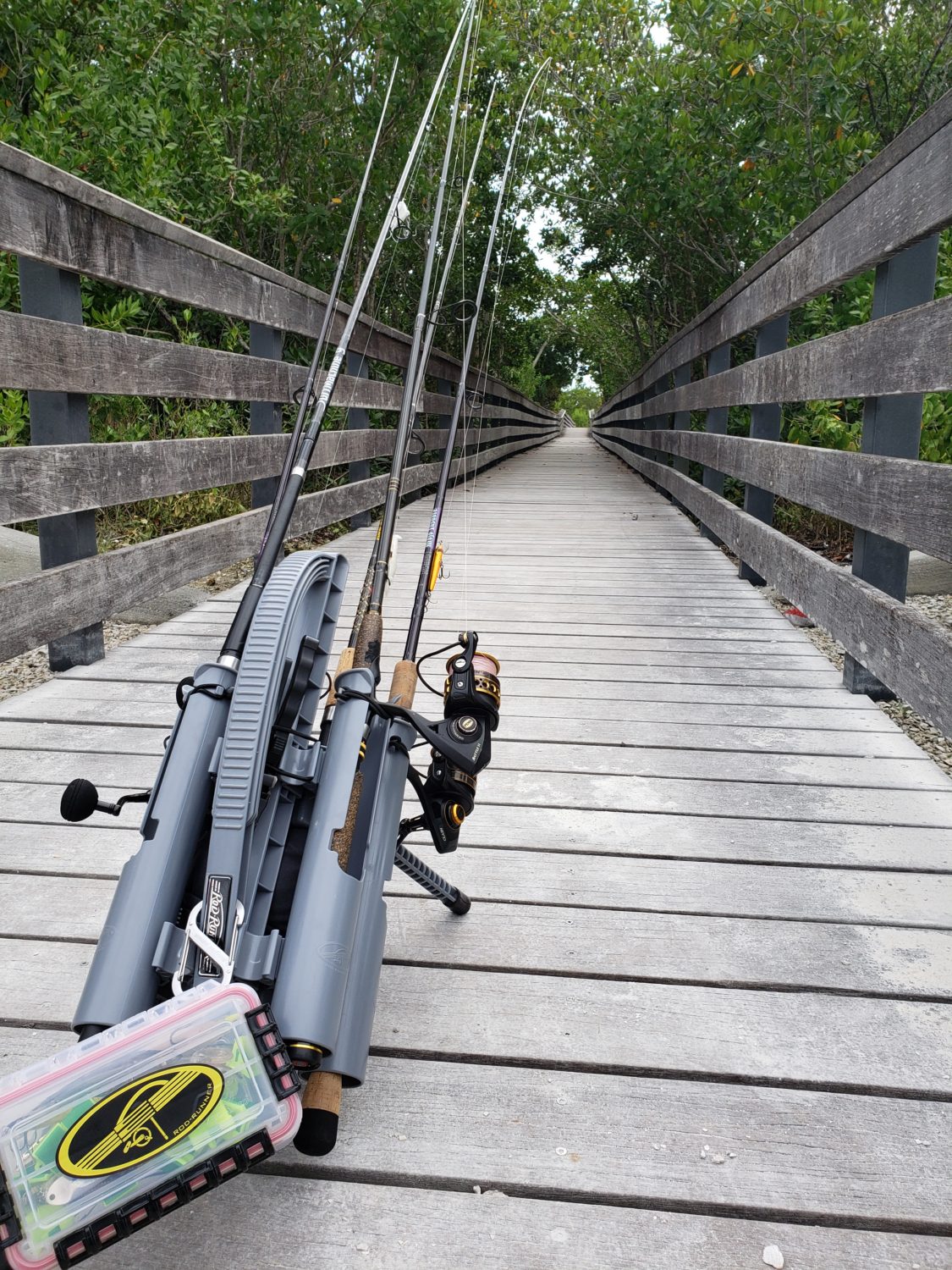 PRO 5 CADDY: GRAY portable fishing rod rack and rod holders